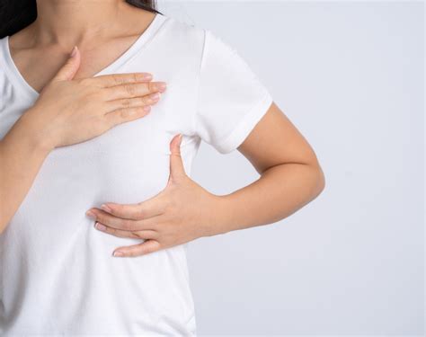 Ngực con gái phát triển như thế nào khi dậy thì