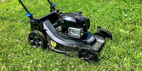 Toros Super Recycler Lawn Mower Feels Like A Throwback To Better Built