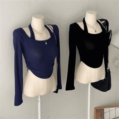 일체형글램핏허얇골넓 홀터넥 골지 셔링 굴림 슬림 발레코어 트임 크롭 긴팔 티셔츠 에이블리