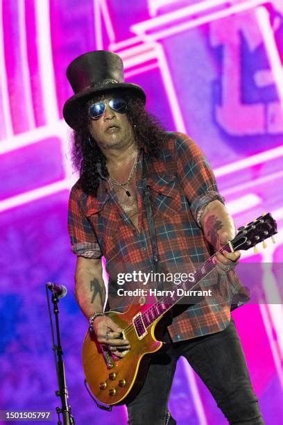 Guns N Roses Photos And Premium High Res Pictures Getty Images