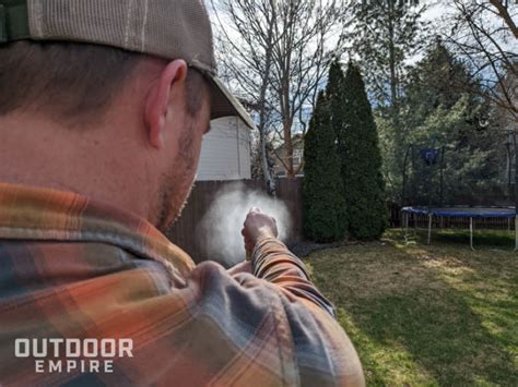 How To Use Bear Spray How It Works And Faqs Outdoor Empire Outdoor