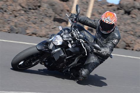 Essai Yamaha Mt 07 2014 Elle Va Tabasser Page 2