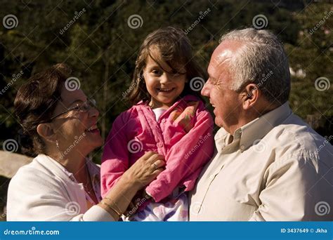 Nonno E Nipote Immagine Stock Immagine Di Pap Stretta
