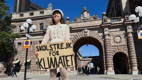 Fridays For Future Greta Thunberg Streikt Auch An Letztem Schultag Für