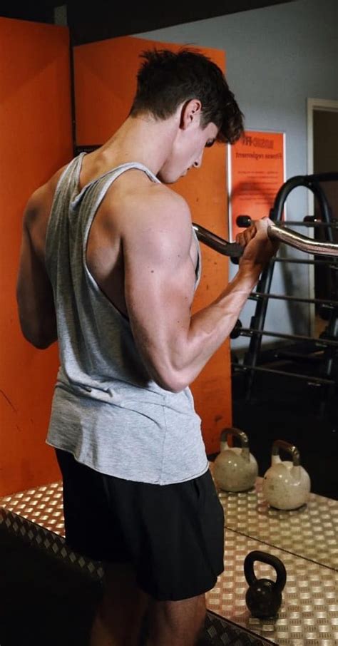 Sport Sexy Gym Outfits That Complement Your Body