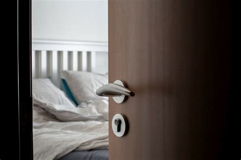 How To Unlock A Bedroom Door Noodls