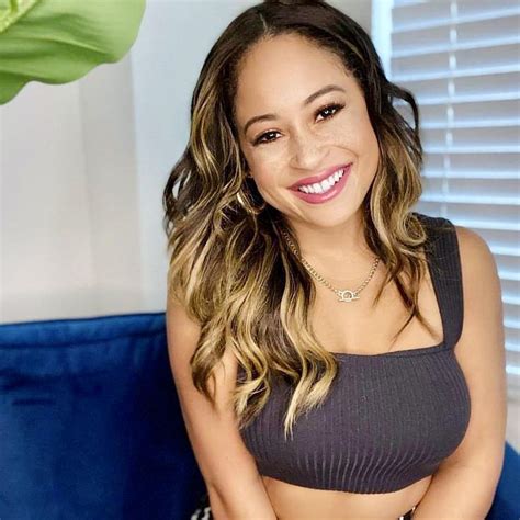 Kayla Braxton Scrolller