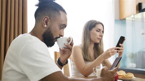 O Impacto Das Redes Sociais Nos Relacionamentos Modernos Falando De Sexo