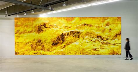 압도적 재난·무서운 가족 갈등파편처럼 교묘하게 연결된 사진들