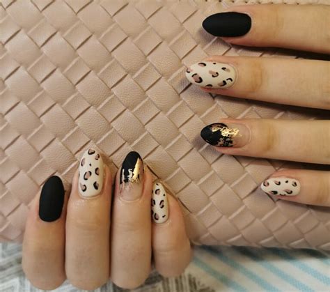 Gallery Flirt And Flutter