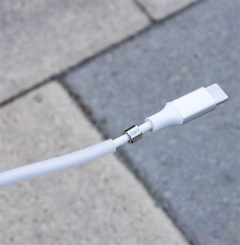 Tangle Free Magnetic Usb Cables Are Here The Verge