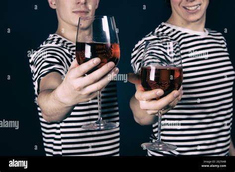 Junge Schwule Gays Fotos Und Bildmaterial In Hoher Auflösung Alamy