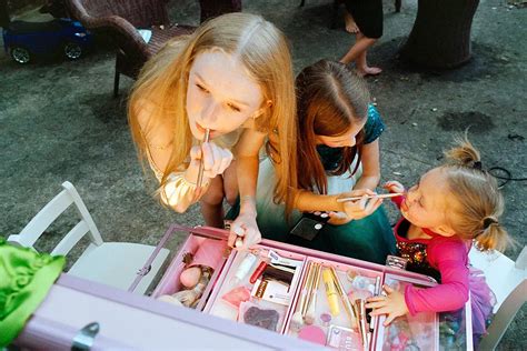 Discomforting Innocence New Work By Anna Ottum At Cleo The Project Space Visual Arts