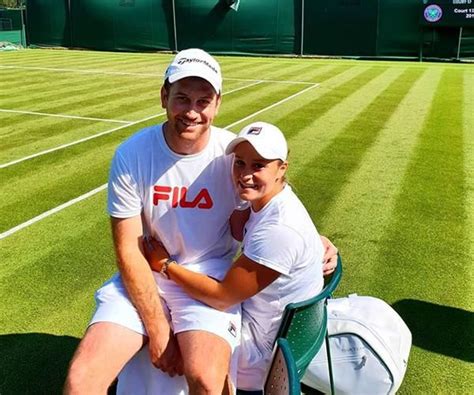 Tennis Superstar Ash Barty Stuns On The Cover Of Vogue Australia Artofit