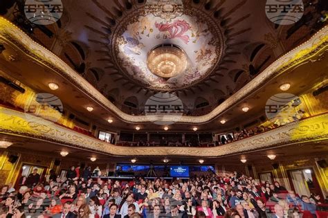 Президентът Румен Радев и съпругата му Десислава Радева ще присъстват на благотворителния