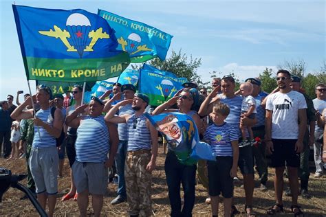 В день ВДВ в Белой Калитве открыли памятник «крылатой пехоте»