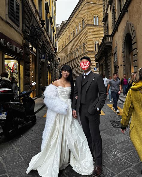 랄랄 피렌체 웨딩사진 공개 “유부녀가 되었습니다” [소셜in]