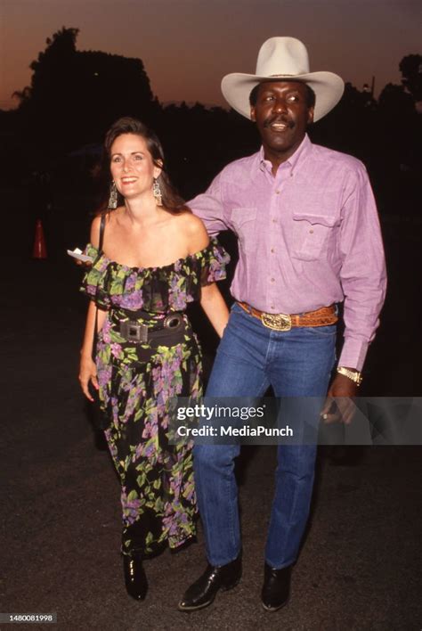 Richard Roundtree And Wife Karen August 1989 News Photo Getty Images