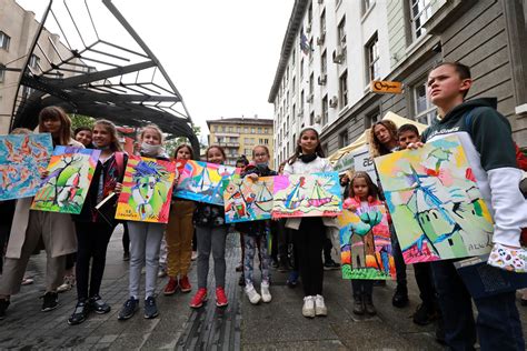 Празнуваме 1 юни Международния ден на детето Сн 6 Фото галерии Vesti Bg