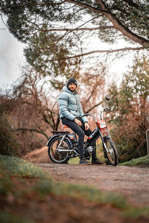 有关mecanic 下落 人 休閒 公路旅行 冒險 冷色調 原本 單 單車騎士 坐 天性 女人 女孩 娛樂 小路 引擎 戶外 探索 摩托車 摩托車手