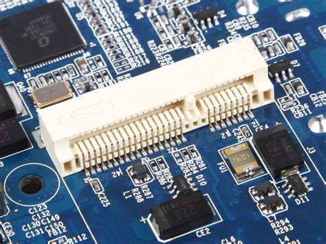 标准pcie 16接口什么意思 总线接口 Pci E 16 16确切的意思？