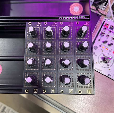 Der Mann Mit Der Maschine E4 Set Of 4 Droid Controller Reverb