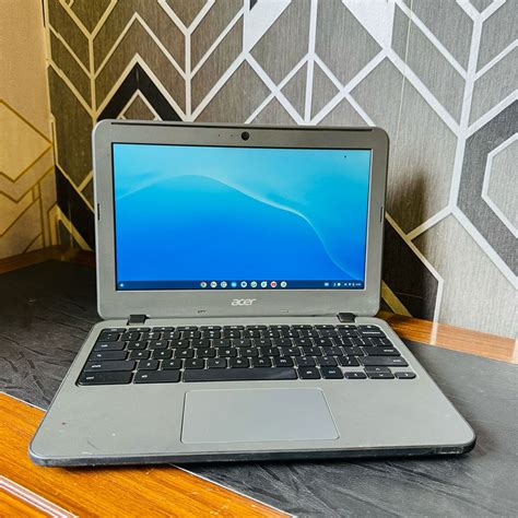 Acer C731 32gb Storage 4gb Ram 11 6 Display Play Store Supported Scratches On