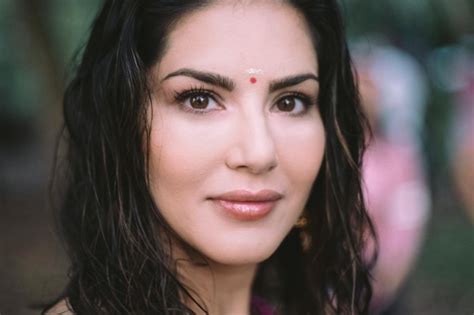 Tw Pornstars Sunny Leone The Most Retweeted Pictures And Videos For All Time
