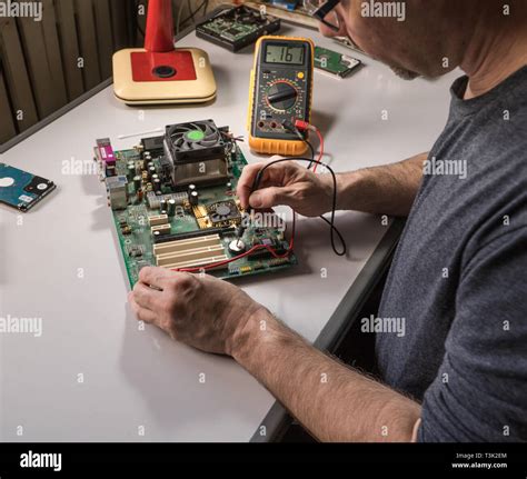 Test Chip Hi Res Stock Photography And Images Alamy