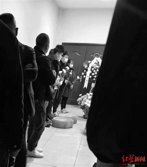 眉山19岁小伙跳河救人不幸牺牲 邻家姐姐：获救者在灵堂前下跪致谢李政女士红星