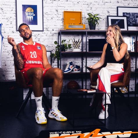 Lina Lindner On Linkedin Moderatorin Socialmedia Easycreditbbl