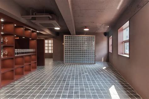 모던하고 트렌디한 120평 와인바 인테리어 성동구 성수동