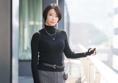 [写真]「脱いで注目を集めるのが一番ダサい」46歳・美しすぎる漫画家が語った「コスプレの美学」【写真あり】 文春オンライン