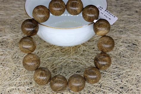 沉香小知识：为何沉香手串会没味？