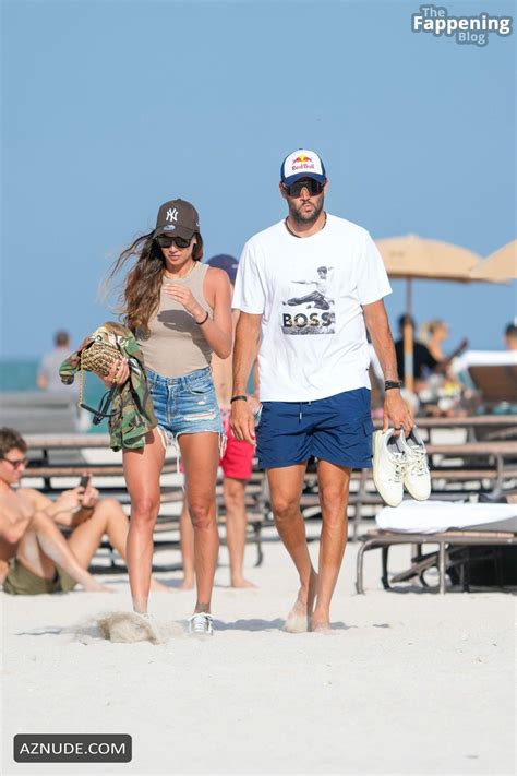 Melissa Satta Sexy Seen With Matteo Berrettini Shows Off Her Hot Legs