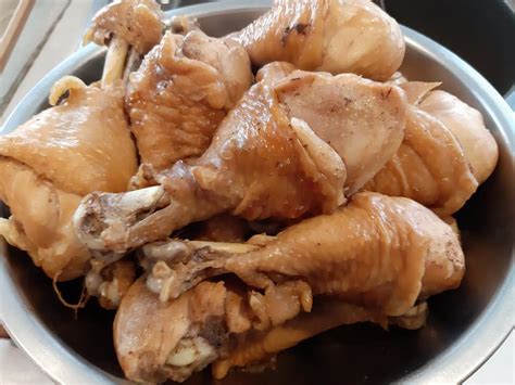 ก๋วยเตี๋ยวไก่ตุ๋นน่องใหญ่คะ ร้านเป็นต่อโภช เป็นต่อโภชนา ต้มเลือดหมูตำลึง ข้าวมันไก่