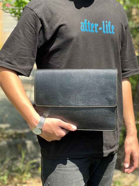 چرم ما تولید کننده انواع کیف های چرمی کیف اداری کیف رودوشی کیف پول