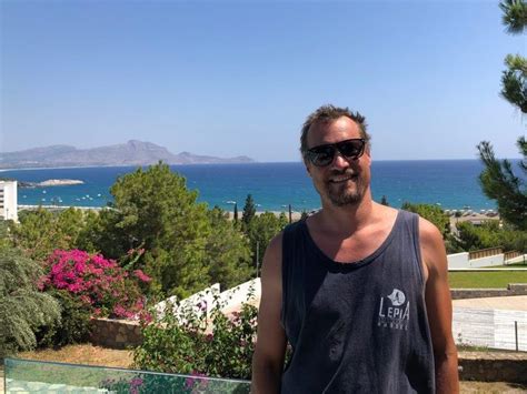 Wie Aaron Rösch Und Seine Familie Aus Ihrem Haus In Rhodos Flüchteten Volat