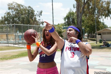 Latina In Tiny Shorts Isis Taylor Plays Basketball With Porn Legend Ron Jeremy Coedcherry Com