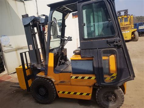 내고향중고기계 ﻿전동지게차 2톤 팝니다