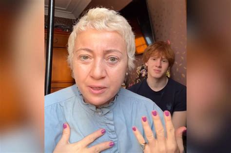 რას ჰყვება თეონა კონტრიძე შვილზე რომელსაც 42 წლის კაცმა ბოთლით თავი