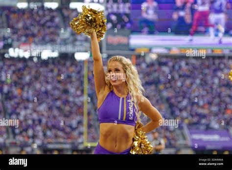 Minnesota Viking Cheerleaders Performing During The Nfl Regular Season