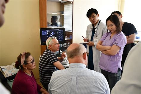 Люксембургийн зүрх судасны мэс заслын зочин профессорын багтай хамтран ажиллаж байна E Mn