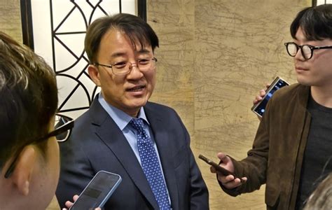 이청 삼성디스플레이 사장 中 공세 걱정 美 트럼프發 불확실성 커져 Save Internet 뉴데일리