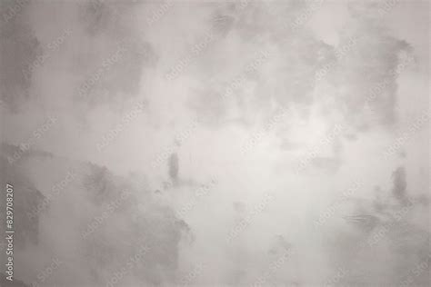 Ilustrace „추상 회색 배경 부드러운 흰색 수채화 그루지 질감흰색 콘크리트 질감의 빈티지 또는 지저분한현대적인 회색 대리석이 있는 흰색 빛 매끄러운 재료 벽 종이