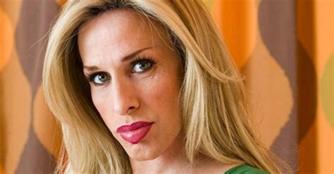 [할리웃통신] 사망한 트랜스젠더 배우 알렉시스 아퀘트 사인은 에이즈