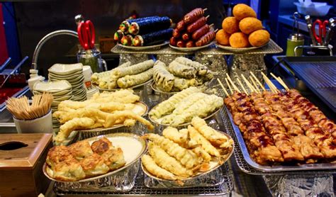 ສຳຫຼວດຕະຫຼາດກາງຄືນ ແລະອາຫານຕາມຖະໜົນໃນຮົງແດ ພັກເຊົາເກົາຫຼີ