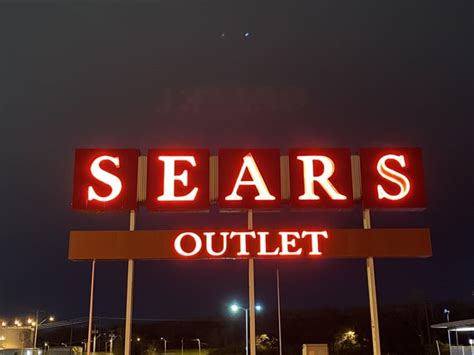 The Last Damn Sears Left With Old School Neon Signage Rneoncities