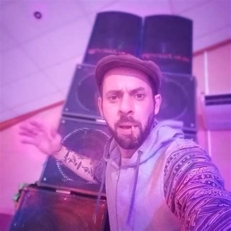 Arnaud Simon Dahu09140 On Threads