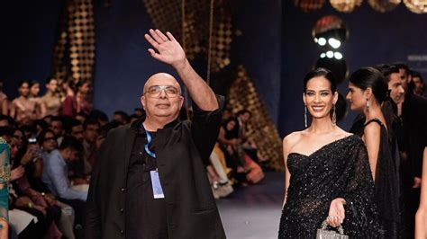 Tarun Tahiliani Closes Day 1 Of Lakme Fashion Week X Fdci With 83 Celebratory Pret Designs